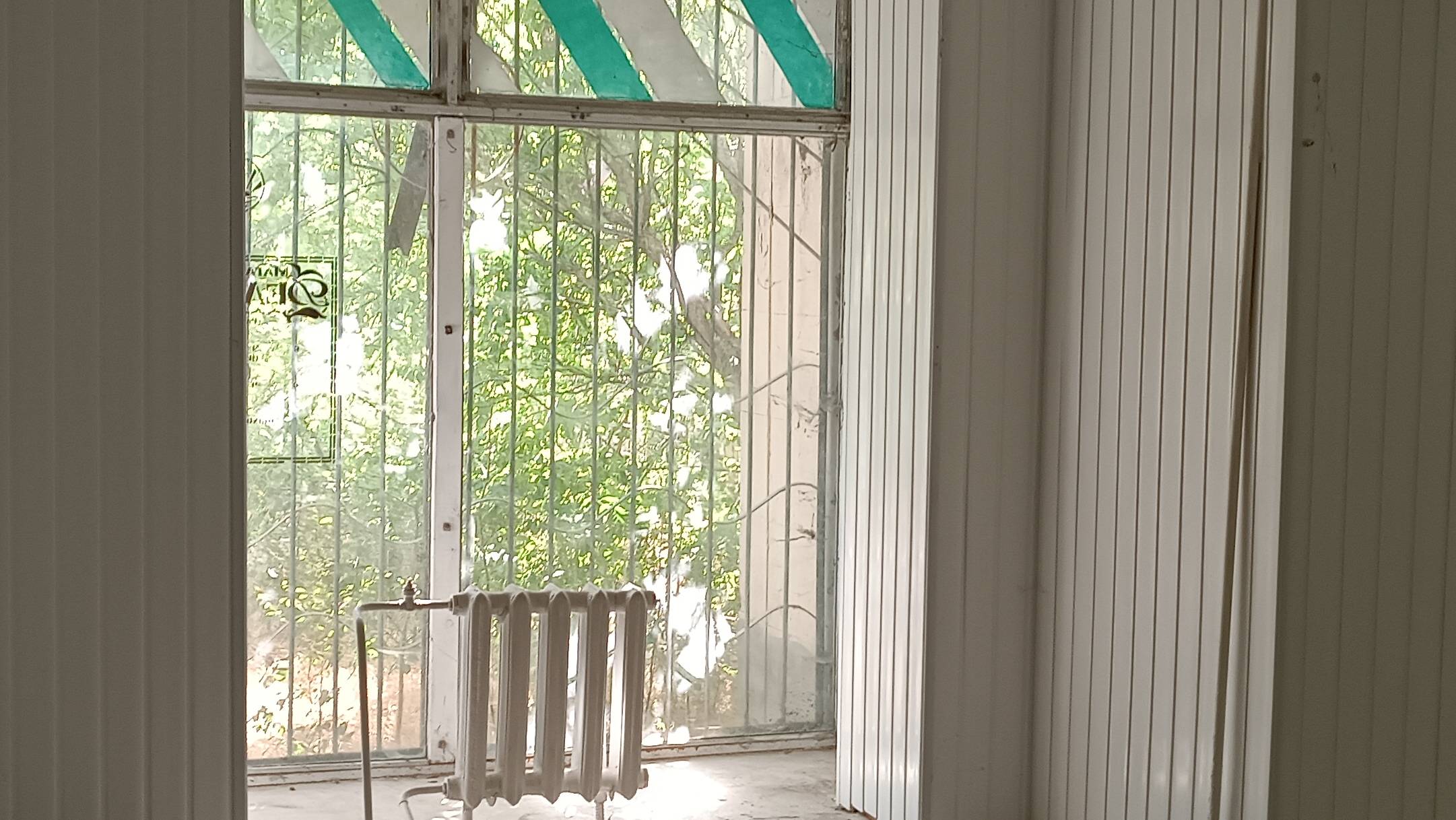 г.Судак, ул. Айвазовского, д.23  +7978-90-90-900