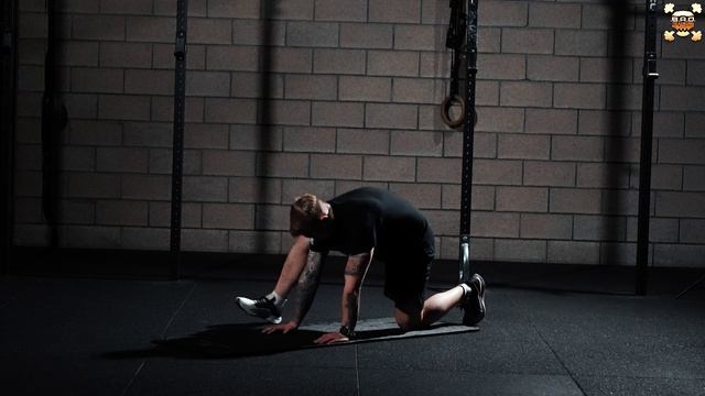 Выносы бедра вперед + ногу на ребро Уходы назад  Вращение корпуса в выпаде