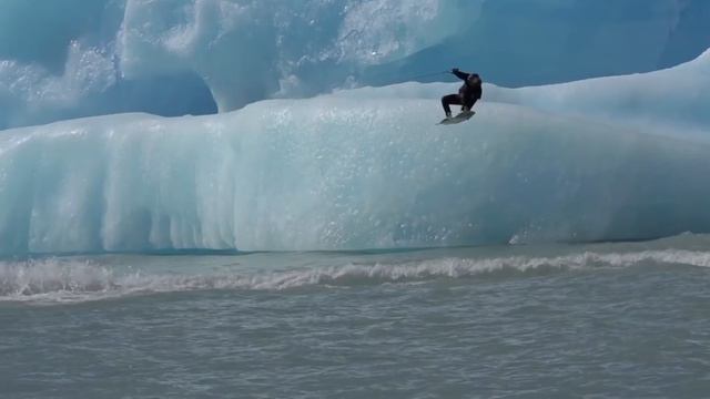 Red Bull Вейкбординг на айсбергах в Патагонии
