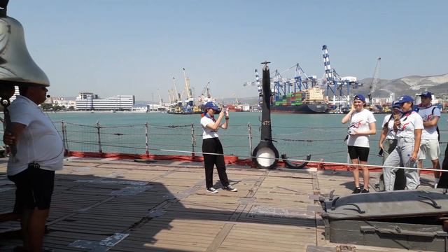 Новороссийск. Крейсер "Михаил Кутузов". Как звучит колокол.