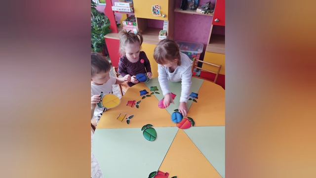 Видеоэссе на тему  Роль современного молодого воспитателя в развитии творческой личности ребенка