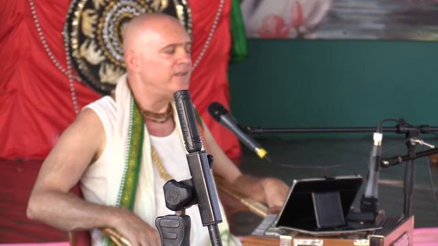 [4] Киртан Господа Чайтаньи,2017 год.  Мадхавананда прабху.