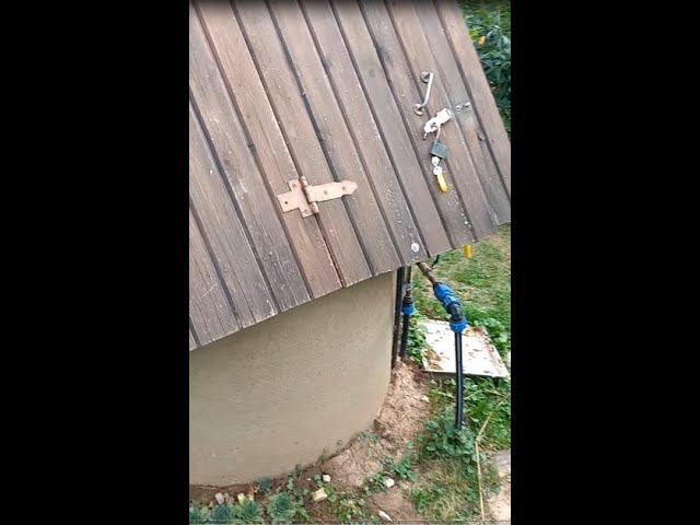 Водоснабжение дома в деревне.