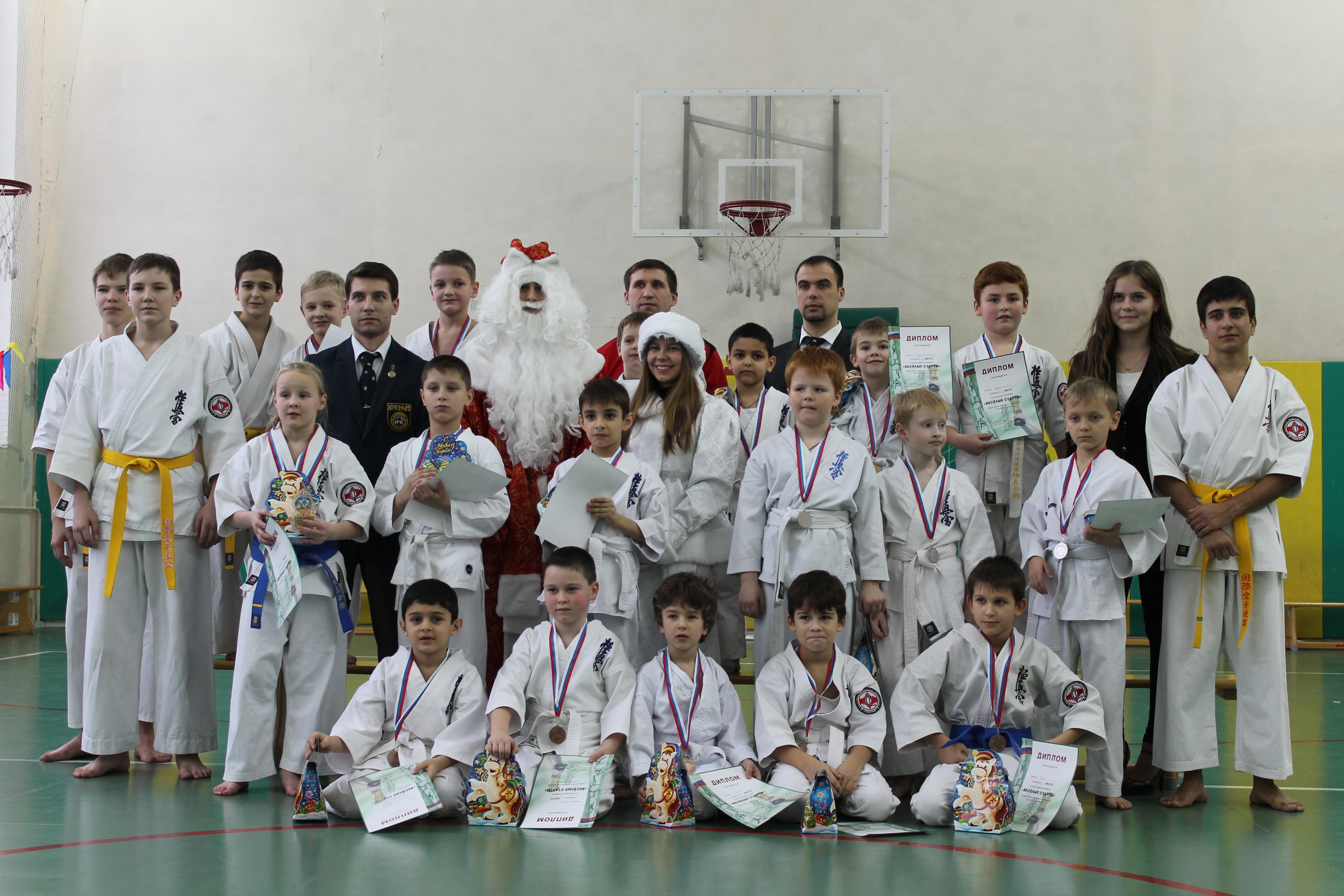 Новогодние Весёлые старты-2013