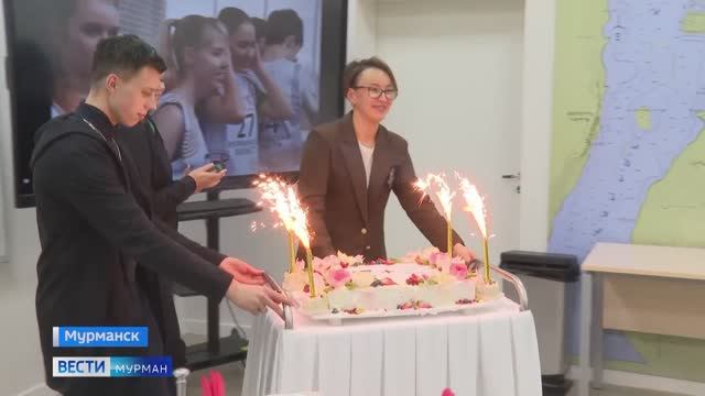 Праздник под открытым небом, торт дружбы и беседа с ректорами за одним столом.