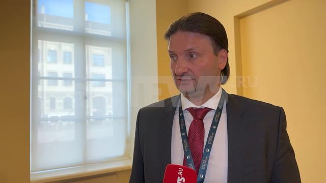 Эдгард Запашный на Санкт-Петербургском международном форуме