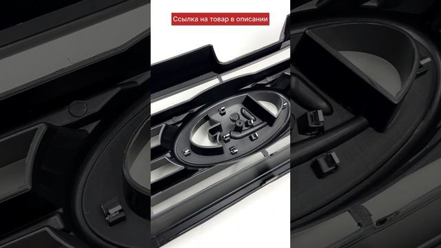 Решетка радиатора Лада Веста черная с заводским хромированным знаком ВАЗ 3 полосы не крашенная