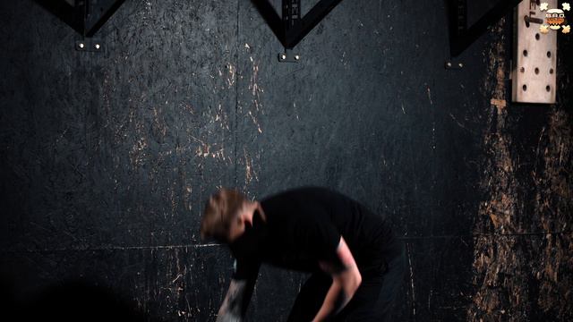 Броски мяча от бедра стоя боком (Сплит стойка)