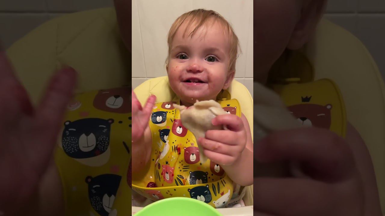 Не в пирогах счастьях, а в варениках! #asasha #shorts #вареник #вкусно #baby #cute