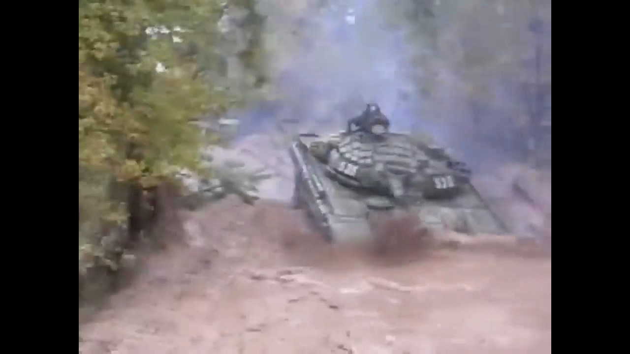 На танках по лесам в распутицу