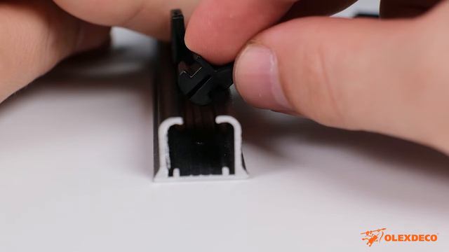 Черные комплектующие для карниза «Отель»