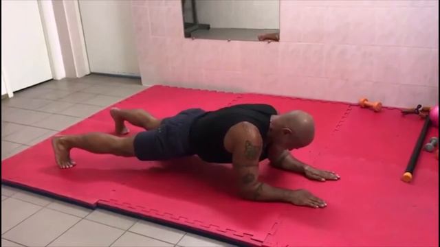 Отжимания в упоре лёжа. Варианты. Зарисовка.