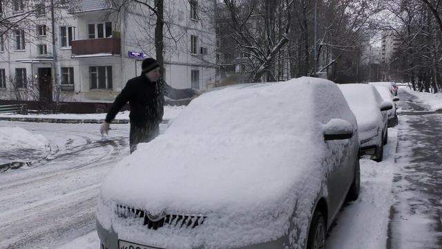 Чистка авто от снега