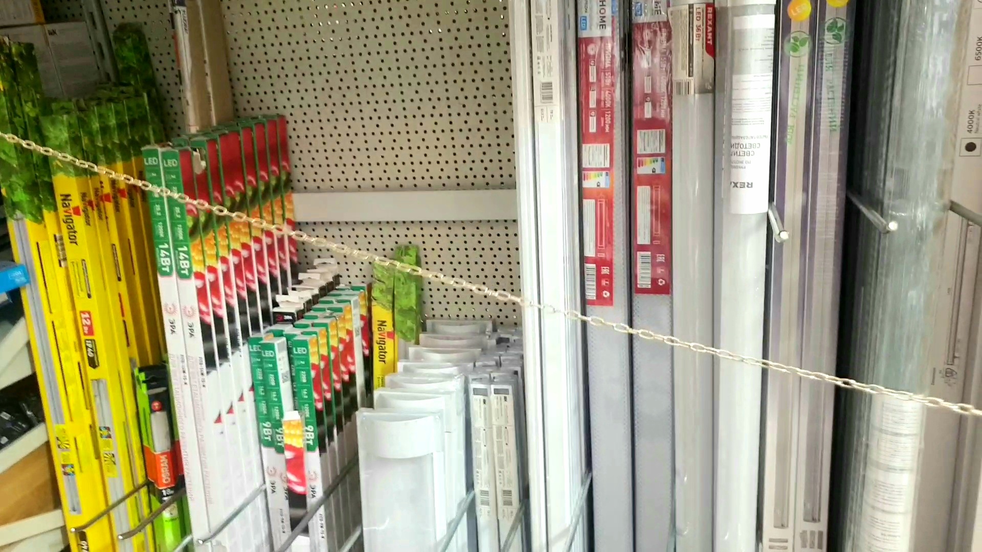 ?ОБИ?Фитолампы, Стеллажи (что есть в наличии)