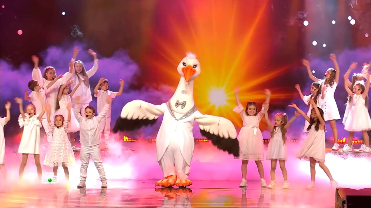 В честь 56-летия Филиппа Киркорова Аист спел песню о любви