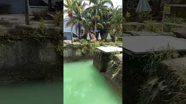 Прыгнула в кислоту