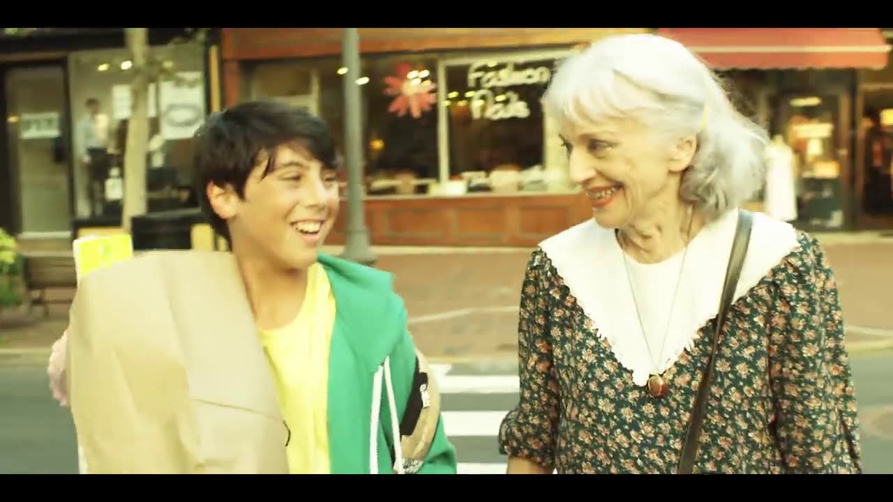 Не надо жаловаться , что в мире много зла и мало добра... Ведь это зависит от нас...