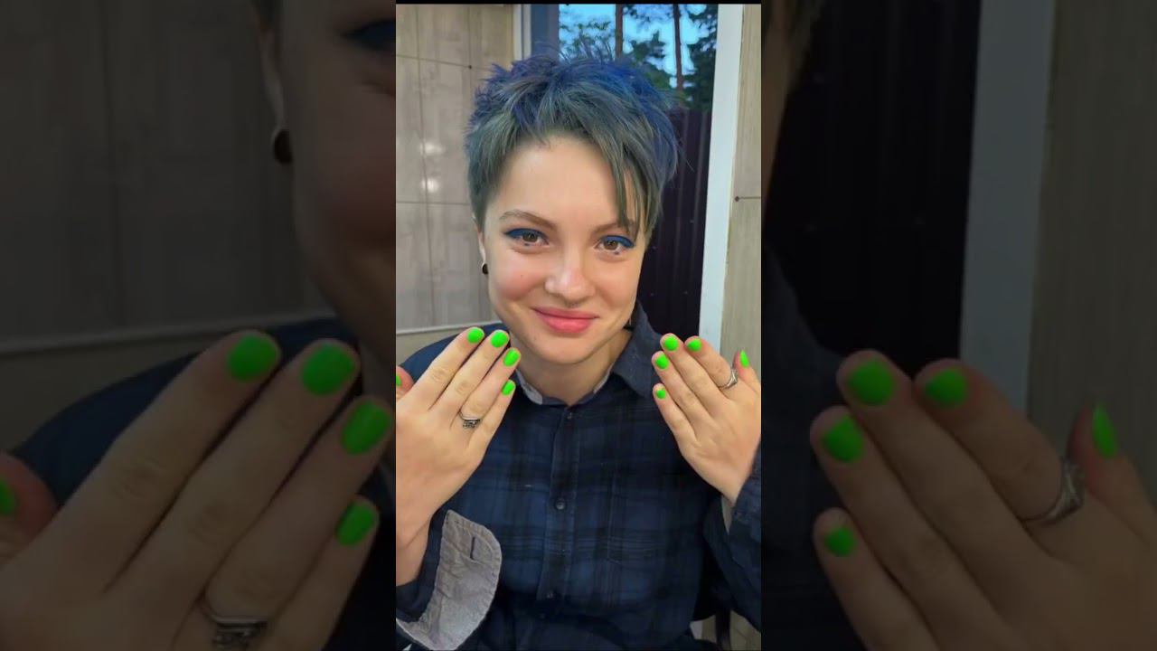 Последние тёплые деньки.  И мой грим конкурирует с буйством красок в природе!