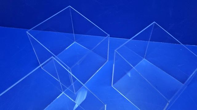 Короба для торговой витрины. Торговые контейнеры и накопители из оргстекла.