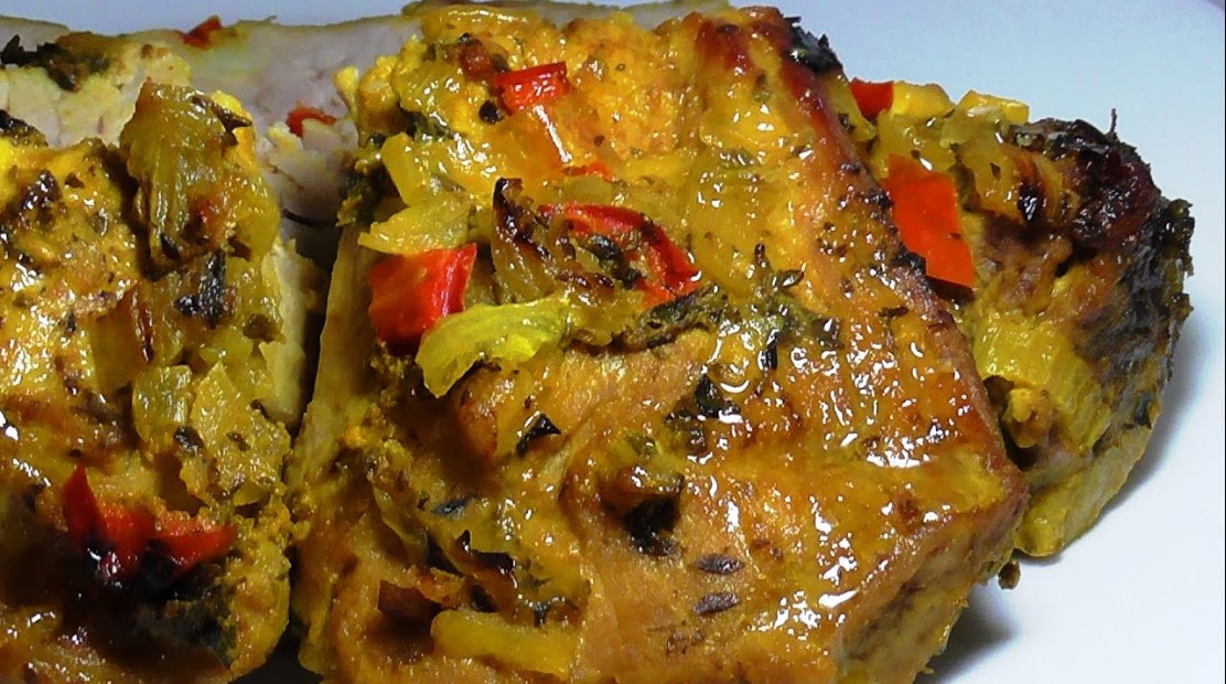 СВИНИНА С КАРТОШКОЙ В ДУХОВКЕ .