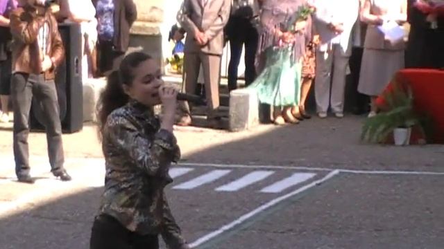 Шутикова Анна 9 класс последний звонок (2008)