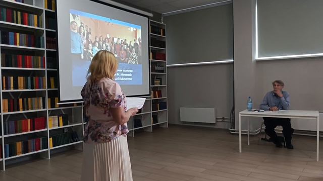 Татьяна Васильевна Семенкова из литературного клуба "Родничок" на презентации альманаха "Звезда Севе