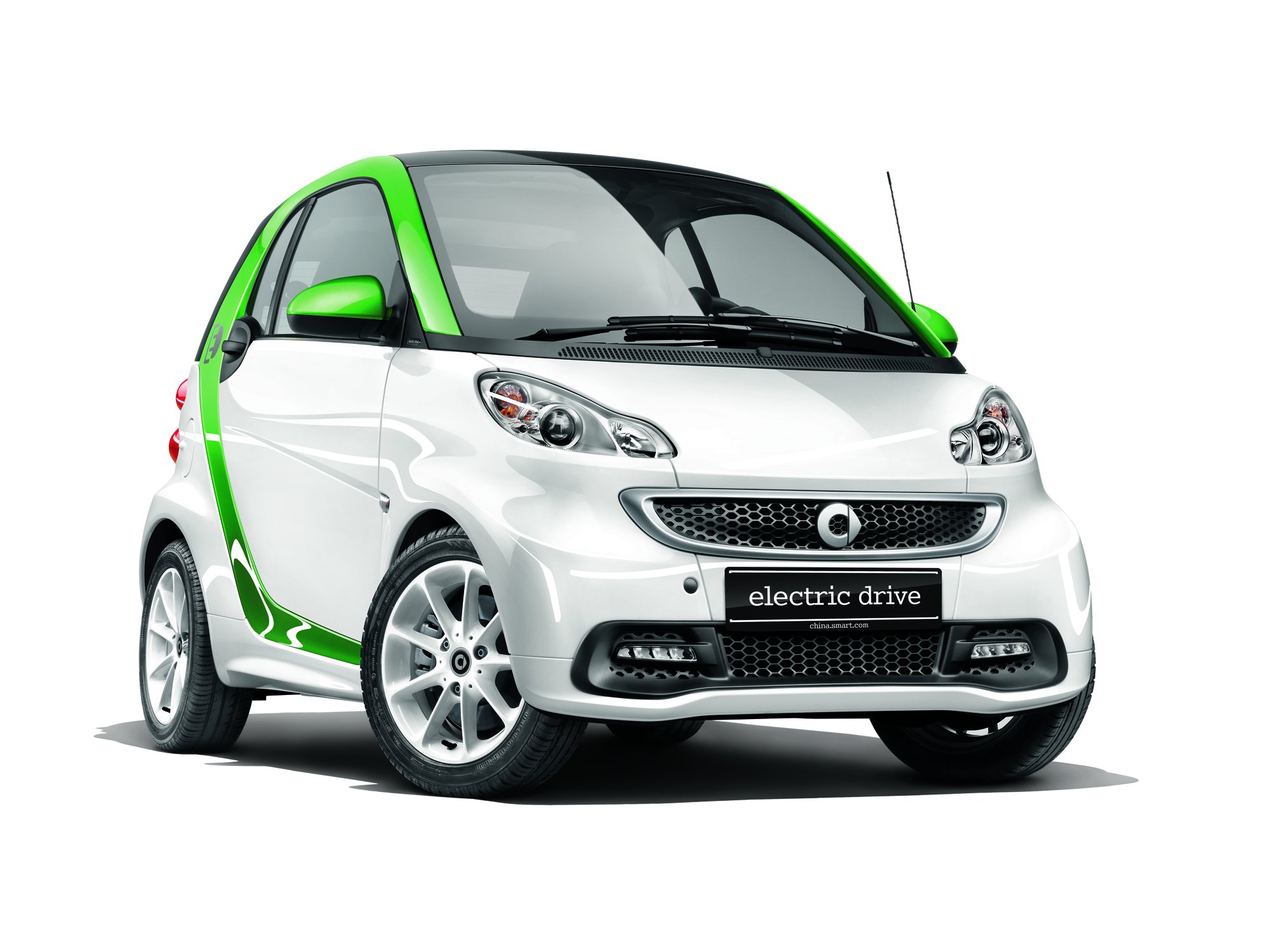 Smart ForTwo Electric Drive Мощность электромотора 55 кВт. Макс. скорость 125 км_ч.