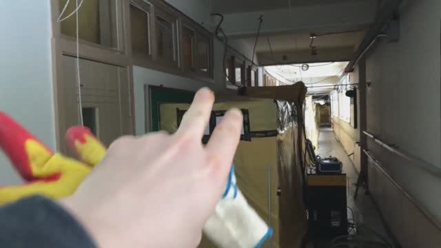 Подготовили два этажа к установке нового потолка