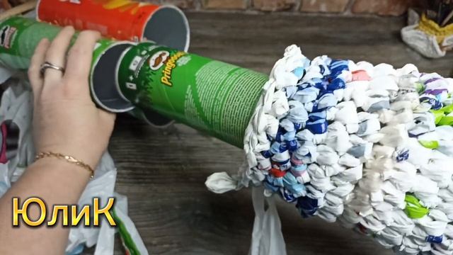 Когтеточка для кошки из пакета с пакетами