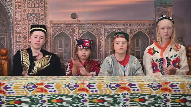 Семьей дорожить - счастливым быть. Таджики.