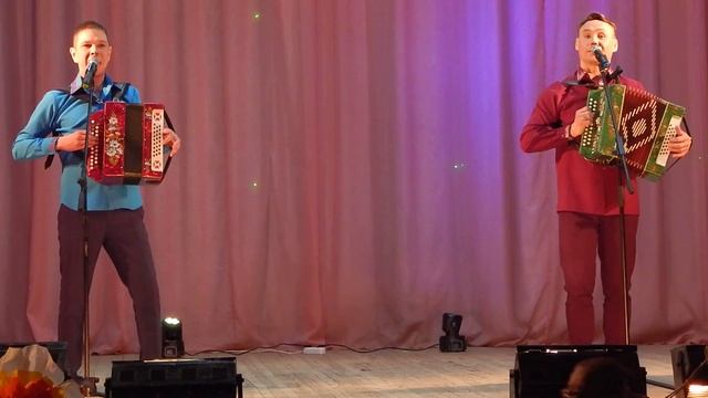 Александр Лопкин, Вадим Краснов - Тений ӱдыр-шамычше кӱчык юбкым йӧратат