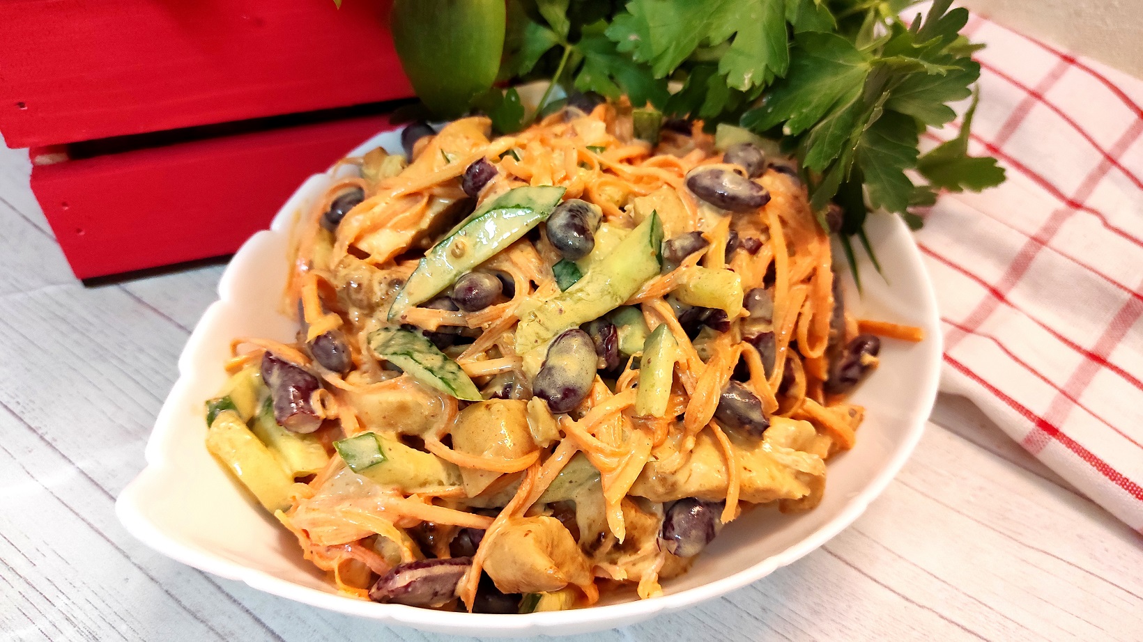 Вкусный и оригинальный салат с фасолью, огурцом и морковью по-корейски!