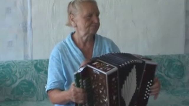 Галина Ивановна Никитина. "Под пляску". Кирилловская гармонь-хромка.