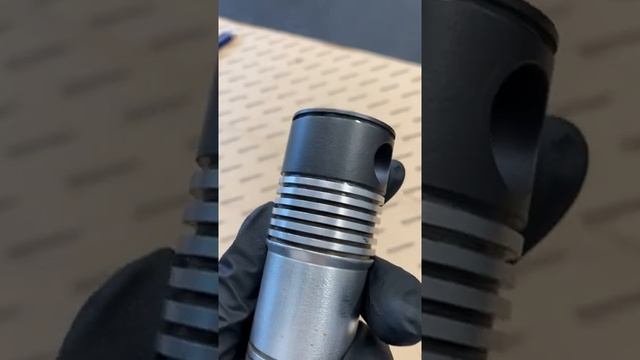 Поршневой компрессор. Твердосмазочное покрытие MODENGY для поршней компрессоров #shorts