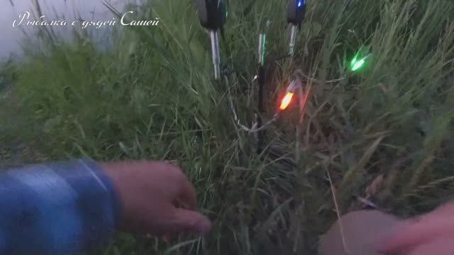 Ночная рыбалка на манстро-сазана в корягах! Караси и раки на удочку