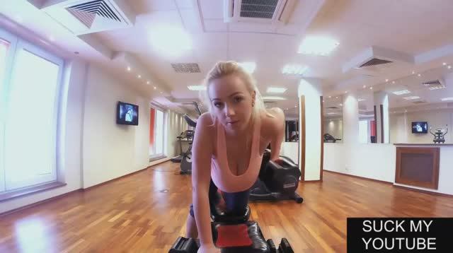 Упражнения на тренажерах для девушек