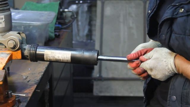 Амортизатор Volkswagen (Фольксваген) Туарег НФ через год пробега.