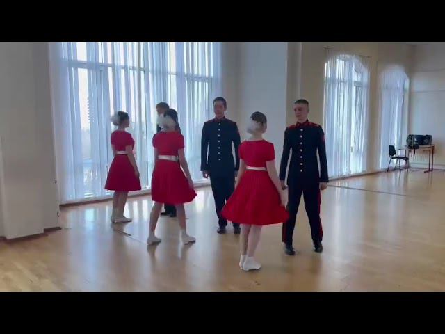 Вальс «Лесная уточка» с переходом. Учим исторические танцы вместе.