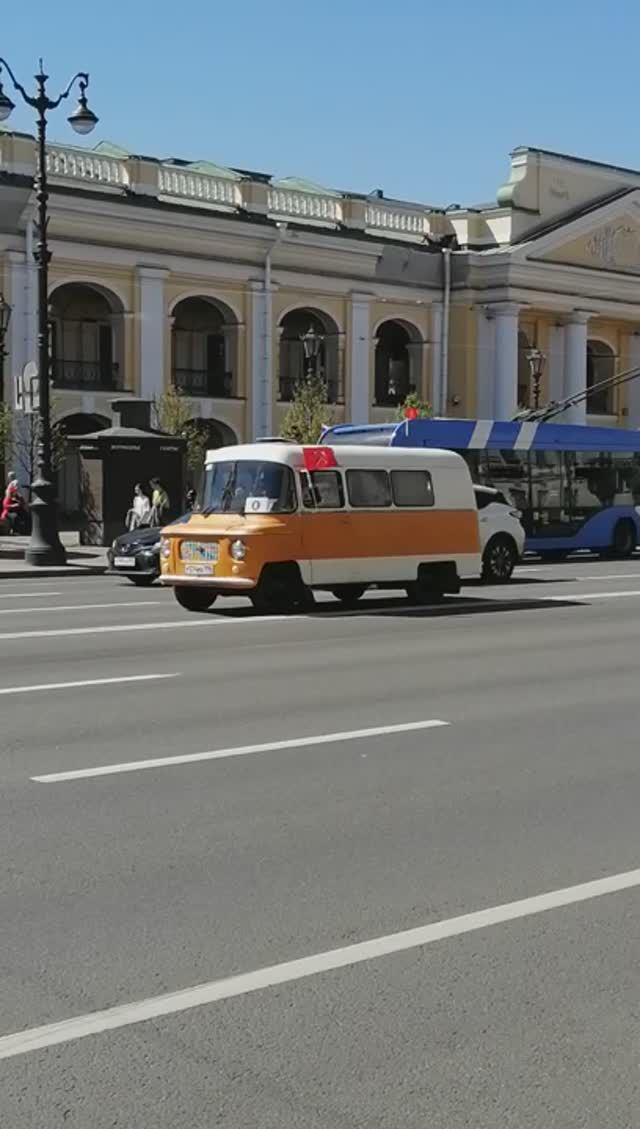 Ретро парад транспорта в Петербурге на Невском проспекте - продолжение!