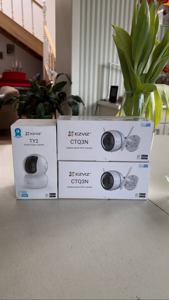 Монтаж 3-х камер от Ezviz за 60 секунд.