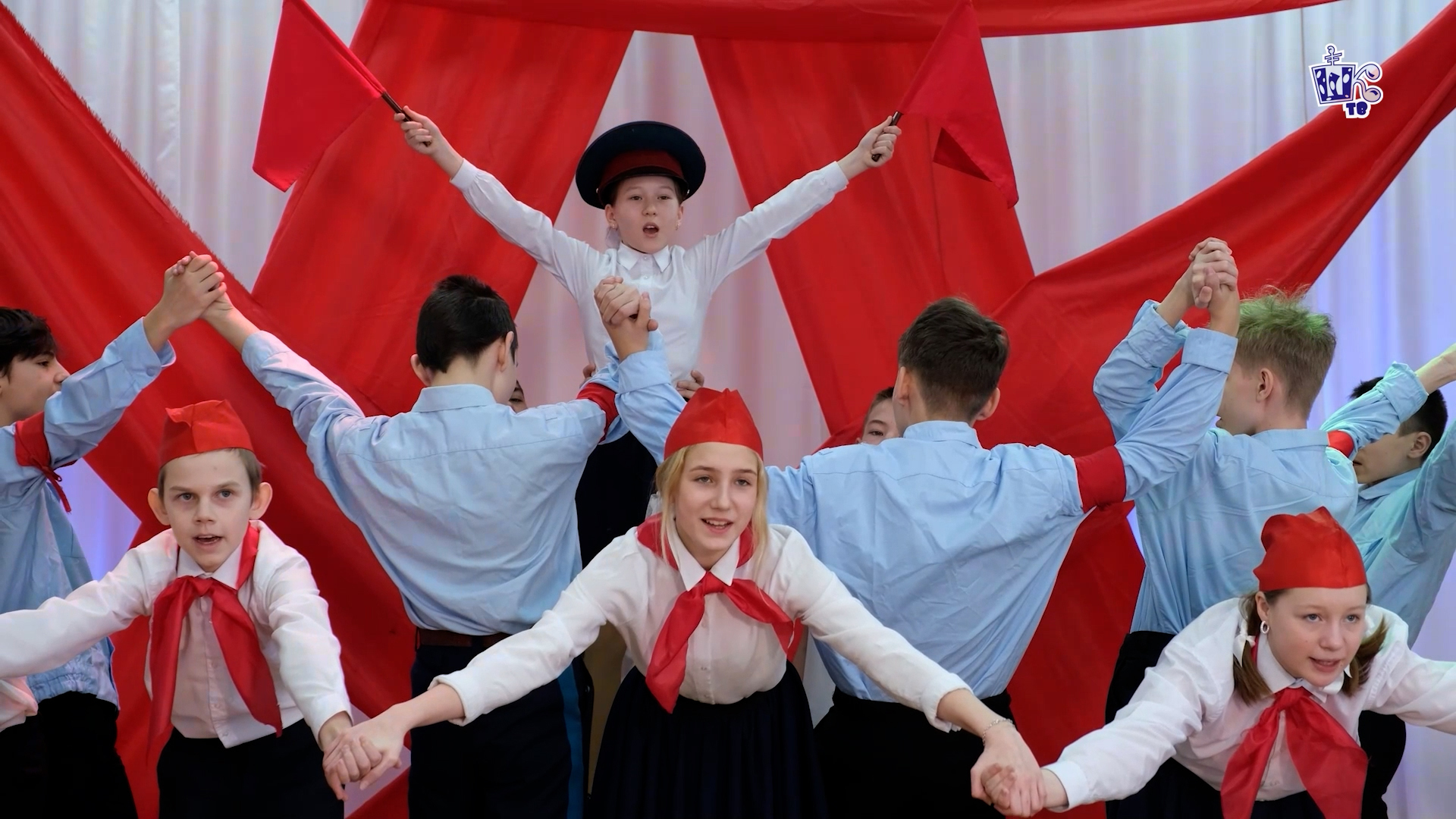 II школьный фестиваль гражданско-патриотической инсценированной песни _Во славу героям Отечества.mp4