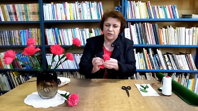 Мастер-класс «Гвоздика  –  цветок Победы». Сувенир из бумаги.mp4