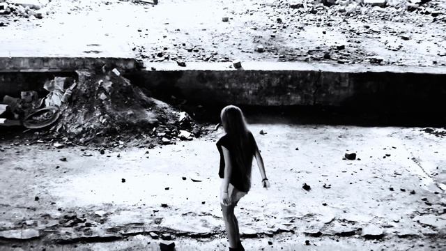 ЛЕОНОВА - ЖИВИ