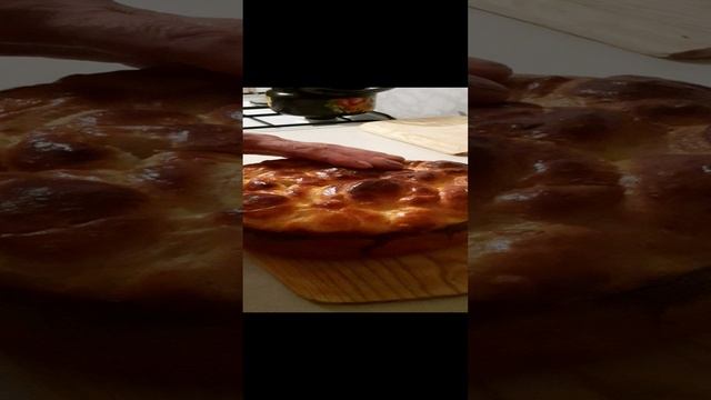 Испекла пирог для мужа