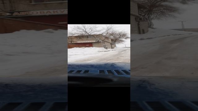 Нива 21214 по заледяневшей горке без напрягов!