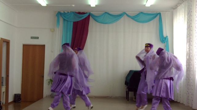 Ансамбль «Изюминка» (Центр семьи «Канский») Татарский танец