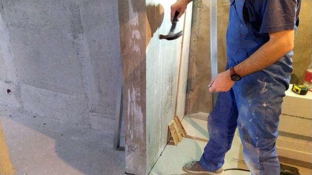 Установка маячков из профиля на откос.