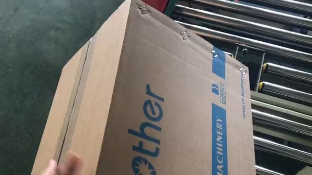 Полуавтоматический заклейщик коробов, модель AT5050B.S.mp4