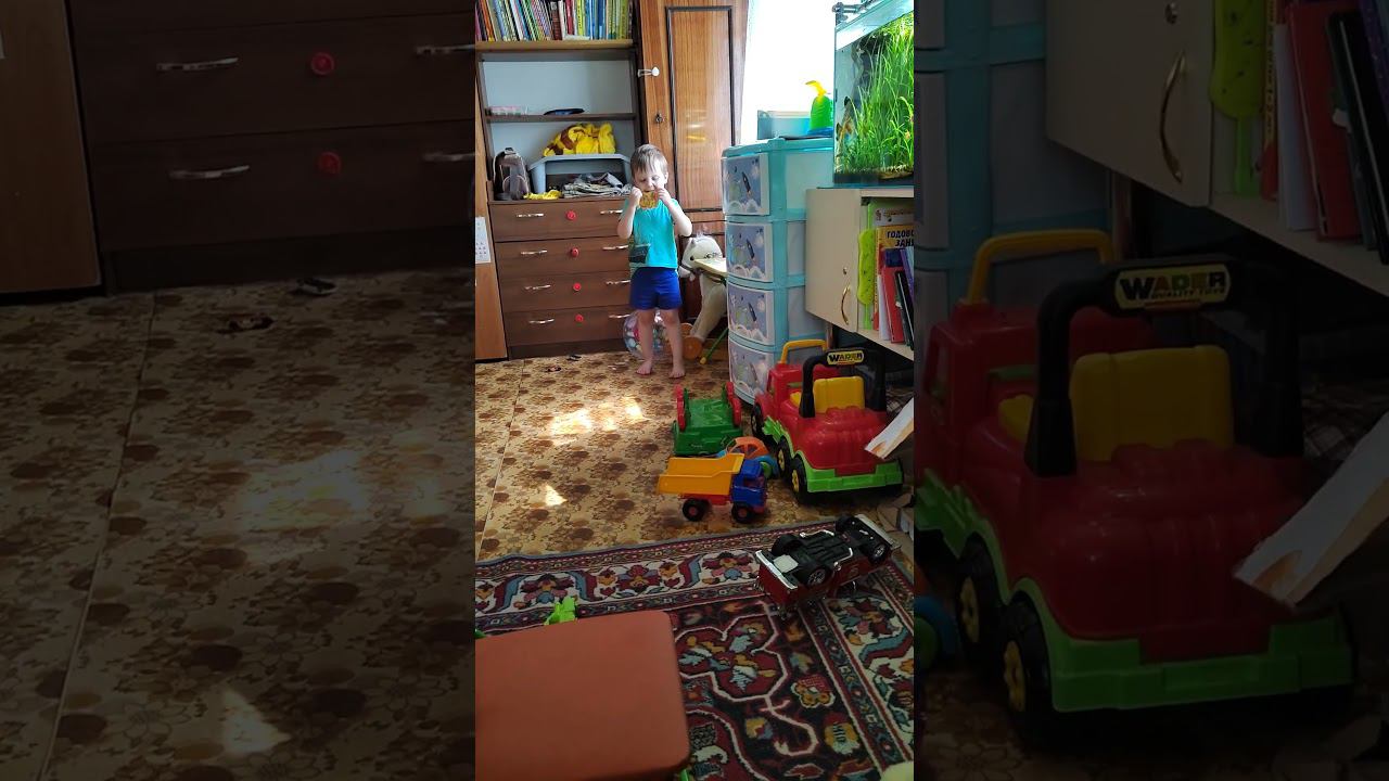 Маленький Лёва. май 2022. Вкусный блинчик))