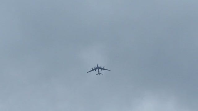 Тройка Ту-95МС над Владимиром  (14.04.2017)